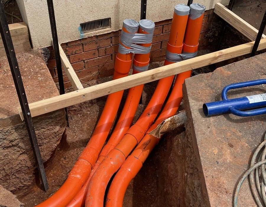 Underground Electrical Conduit Unterirdische Stromleitungen: Ein